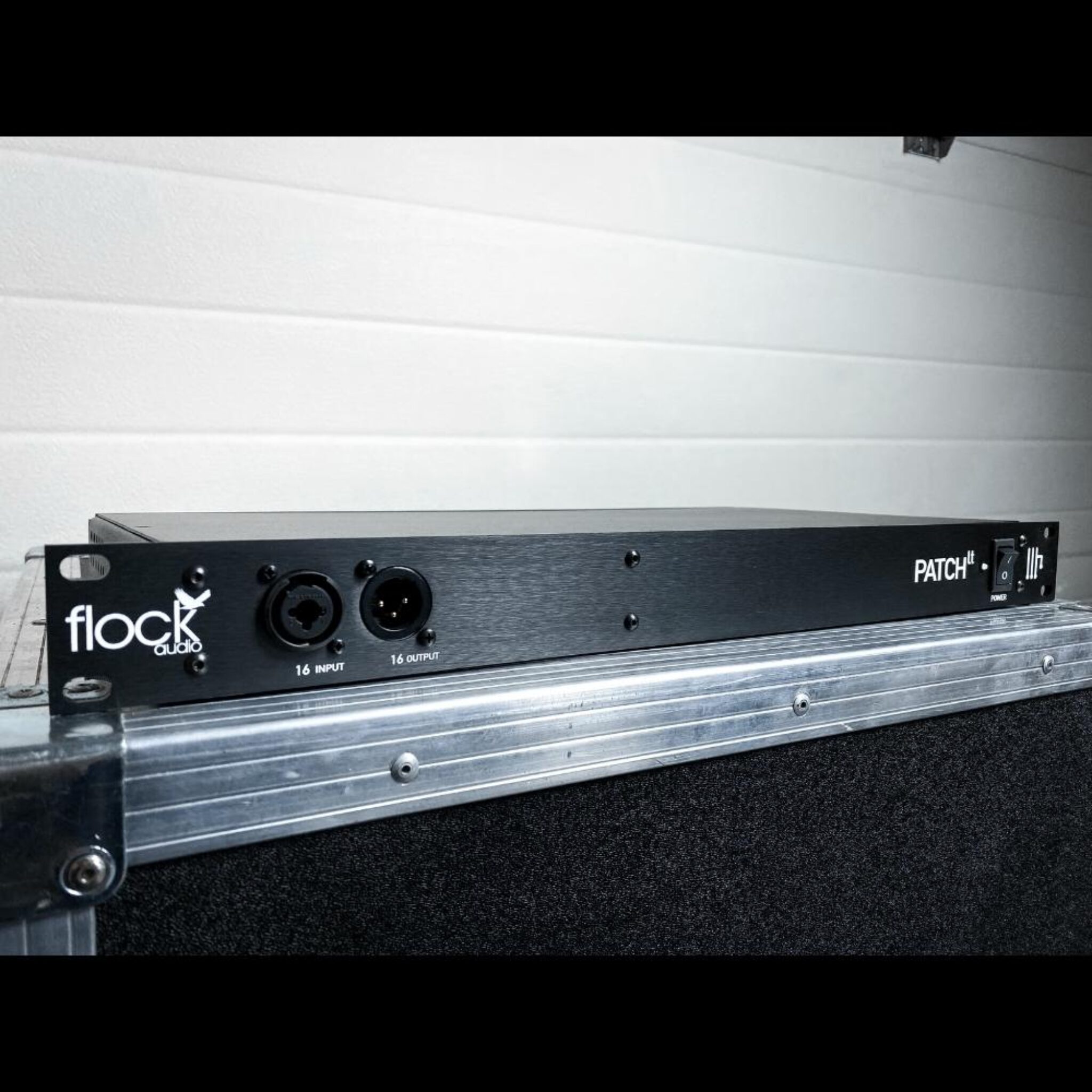 Flock Audio PATCH LT - (16x16) 32-Point Digitally-Controlled Analog ...