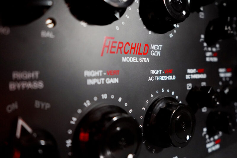 HERCHILD Next Gen Model 670N_3 - AWAVE
